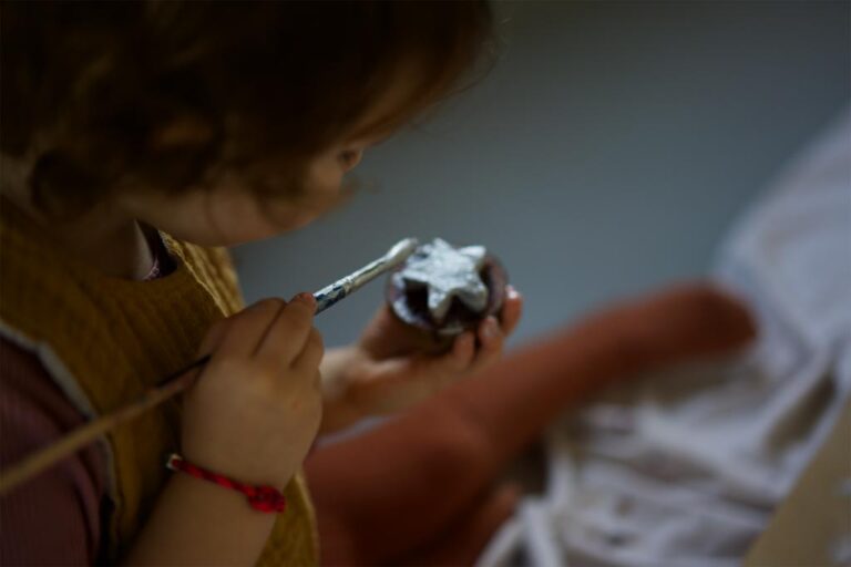 Bilateral coordination: using both hands together