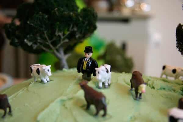 33 simple small world play ideas